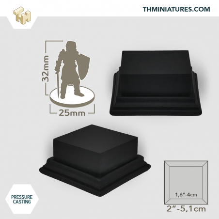 Small square display plinth