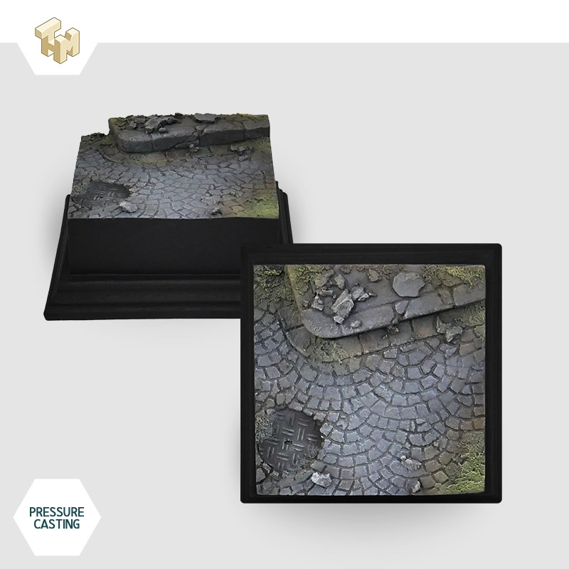 Street display plinth